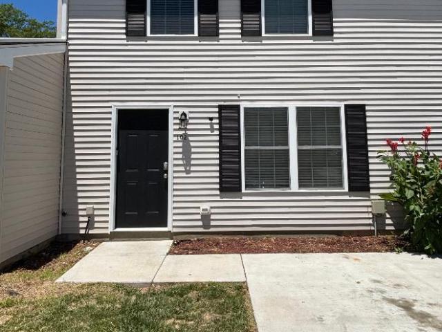 3 Br, 2 bath, Townhouse/Brownstone/RowHouse 102 Metcalf Rd