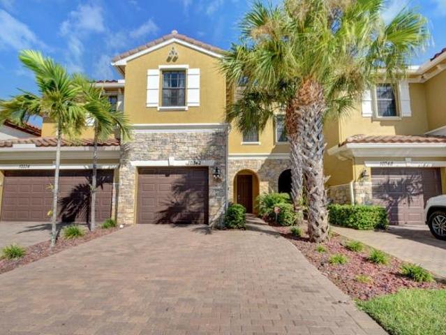 3 Br, 2 bath, Townhouse/Brownstone/RowHouse 10342 Wellington Parc Drive