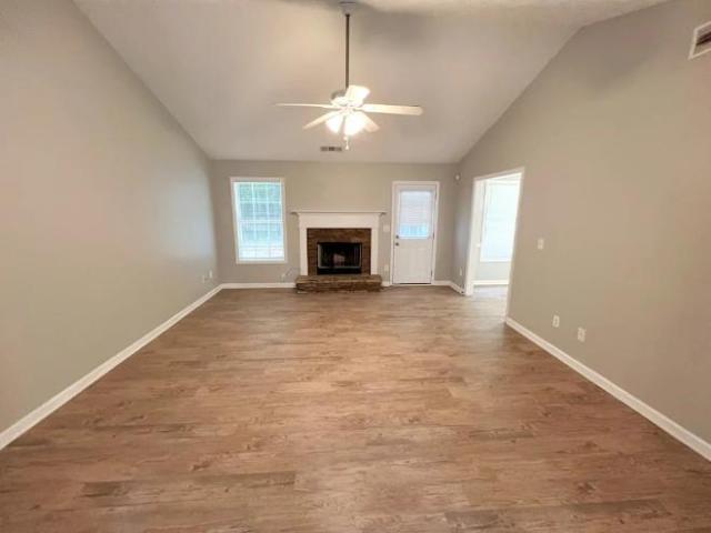 3 Br, 2 bath, Townhouse/Brownstone/RowHouse 10 Fernhill Court