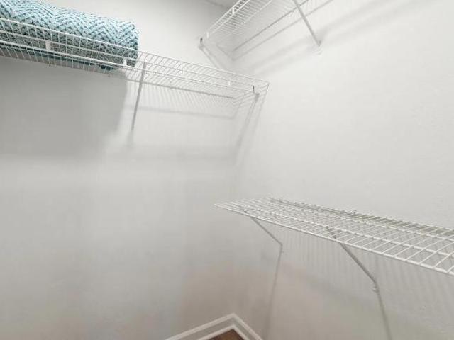3 Br, 2 bath, Townhouse/Brownstone/RowHouse 10 Lakeside Way