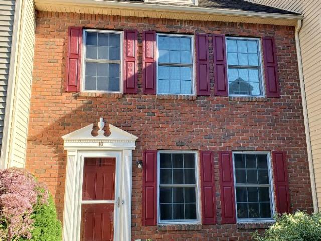 3 Br, 2 bath, Townhouse/Brownstone/RowHouse 10 Weiser Court