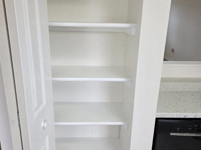 3 Br, 2 bath, Townhouse/Brownstone/RowHouse 1144 1st St NW