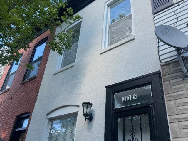 3 Br, 2 bath, Townhouse/Brownstone/RowHouse 115 N Curley St