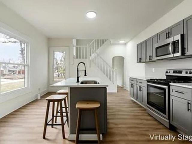 3 Br, 2 bath, Townhouse/Brownstone/RowHouse 1167 E Whittier