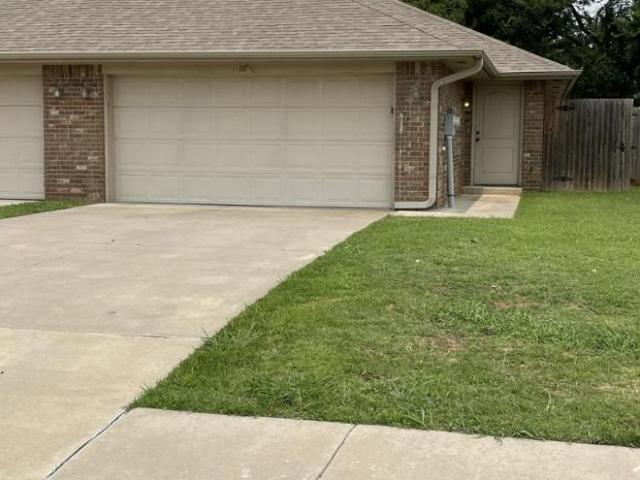 3 Br, 2 bath, Townhouse/Brownstone/RowHouse 117 Ashley Drive