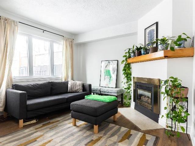 3 Br, 2 bath, Townhouse/Brownstone/RowHouse 110 Walnut Court 34