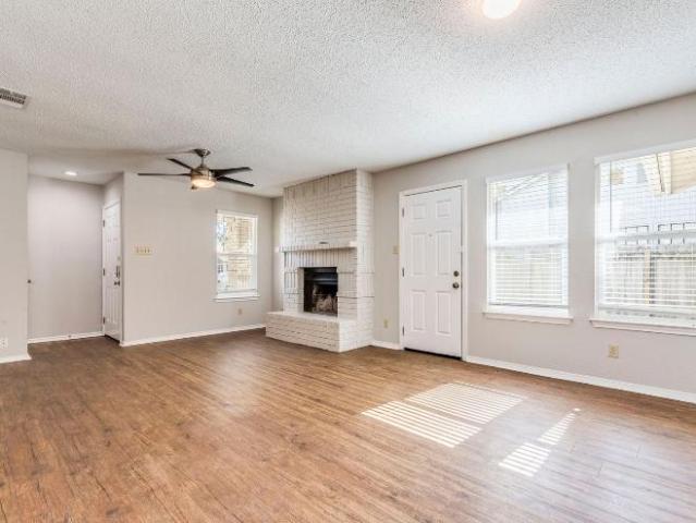 3 Br, 2 bath, Townhouse/Brownstone/RowHouse 1110 Hyridge St