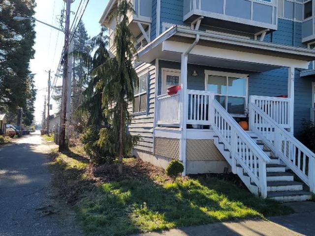 3 Br, 2 bath, Townhouse/Brownstone/RowHouse 1116 S 23rd St