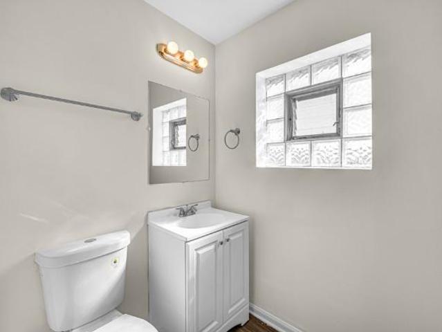 3 Br, 2 bath, Townhouse/Brownstone/RowHouse 1269 Division St
