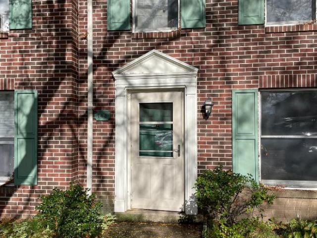 3 Br, 2 bath, Townhouse/Brownstone/RowHouse 127 Albright Ct