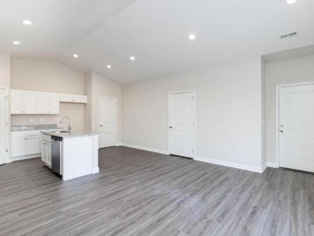 3 Br, 2 bath, Townhouse/Brownstone/RowHouse 12033 W Shadow Lakes