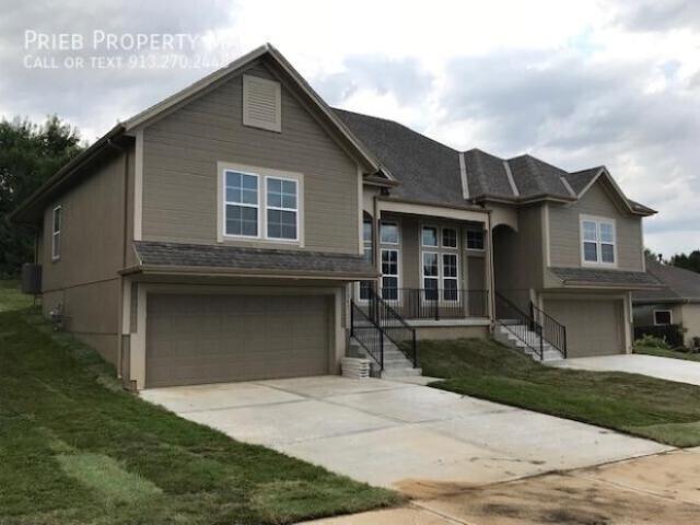 3 Br, 2 bath, Townhouse/Brownstone/RowHouse 1211 N 132nd St