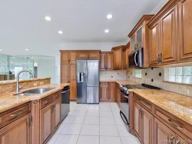 3 Br, 2 bath, Townhouse/Brownstone/RowHouse 12375 NW 10th Drive