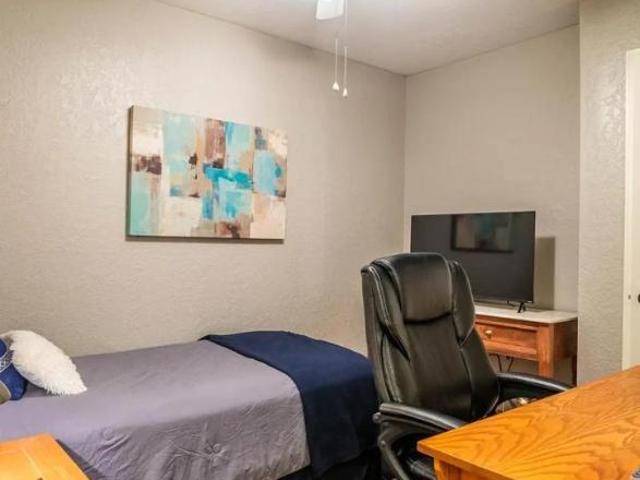 3 Br, 2 bath, Townhouse/Brownstone/RowHouse 1318 Mary Lee Ln