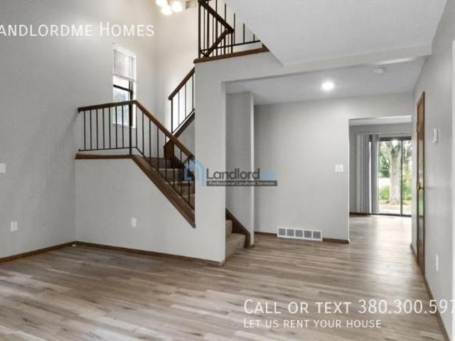 3 Br, 3 bath, Townhouse/Brownstone/RowHouse 133 Helmbright Dr
