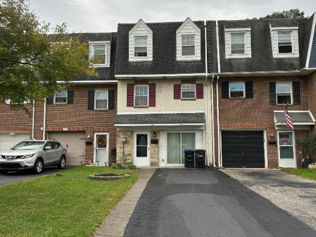 3 Br, 2 bath, Townhouse/Brownstone/RowHouse 145 Sutcliffe Ln