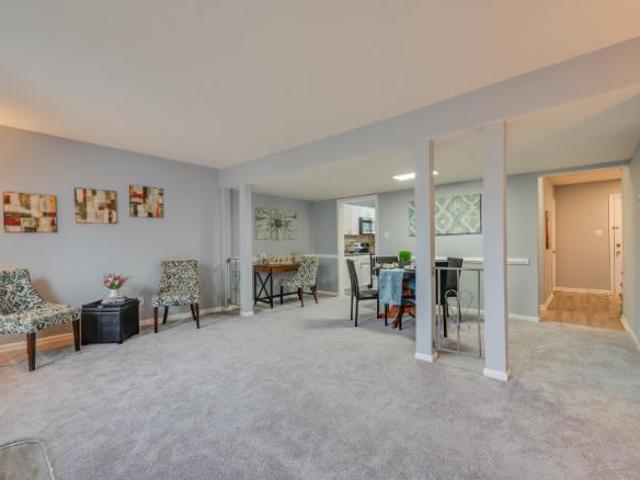 3 Br, 2 bath, Townhouse/Brownstone/RowHouse 1404 Wendfield Dr