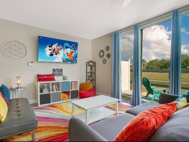 3 Br, 2 bath, Townhouse/Brownstone/RowHouse 141 Coco Plum Dr