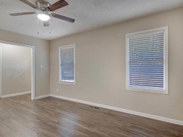 3 Br, 2 bath, Townhouse/Brownstone/RowHouse 1428 David Cir