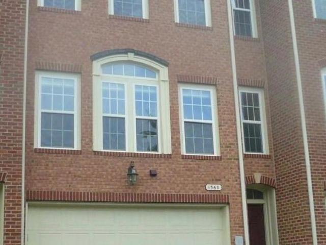 3 Br, 2 bath, Townhouse/Brownstone/RowHouse 1560 Rutland Way