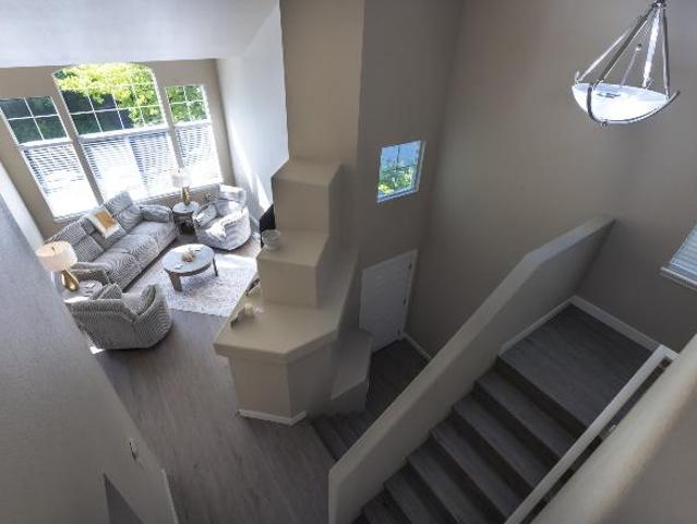 3 Br, 2 bath, Townhouse/Brownstone/RowHouse 16711 Graystone Drive