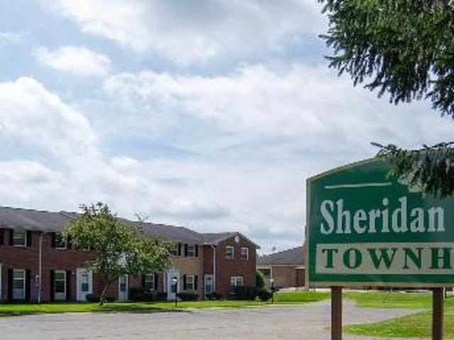 3 Br, 2 bath, Townhouse/Brownstone/RowHouse 1626 Williamsburg Lane North