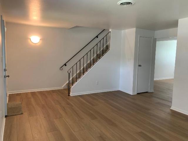 3 Br, 2 bath, Townhouse/Brownstone/RowHouse 1626 Williamsburg Lane North