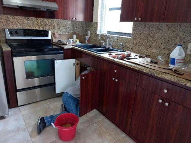3 Br, 2 bath, Townhouse/Brownstone/RowHouse 16 Avenue West