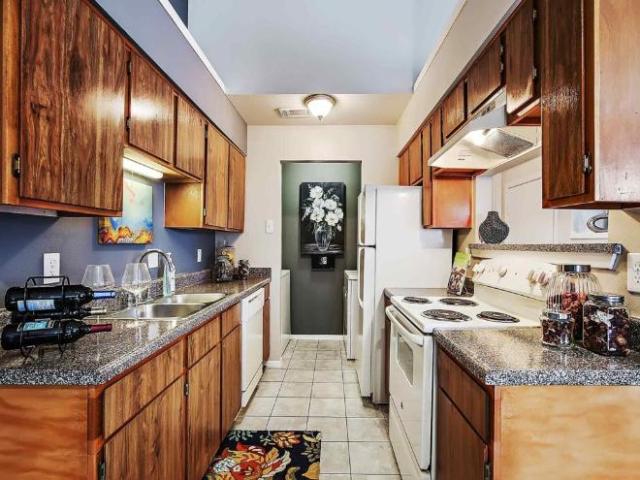 3 Br, 2 bath, Townhouse/Brownstone/RowHouse 1737 E Frankford Road