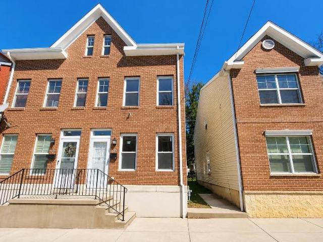 3 Br, 2 bath, Townhouse/Brownstone/RowHouse 186 Passaic St