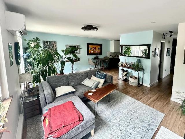 3 Br, 2 bath, Townhouse/Brownstone/RowHouse 1894 Centaur Circle