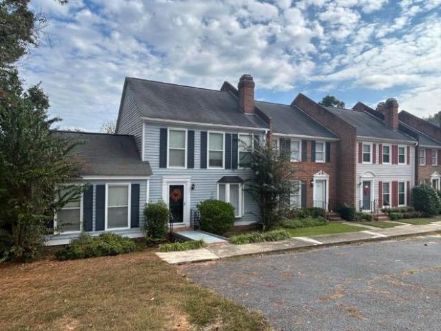 3 Br, 2 bath, Townhouse/Brownstone/RowHouse 1985 Briarcliff Rd