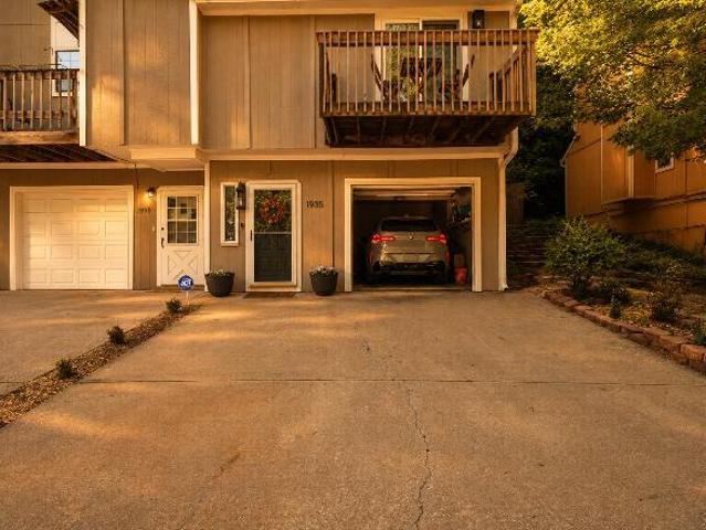 3 Br, 2 bath, Townhouse/Brownstone/RowHouse 1935 Lawrence Ct