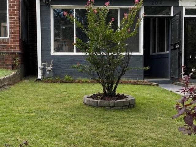 3 Br, 2 bath, Townhouse/Brownstone/RowHouse 204 34th St NE
