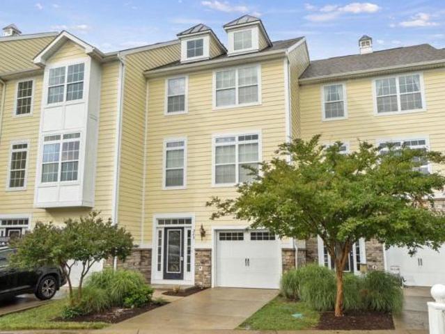 3 Br, 2 bath, Townhouse/Brownstone/RowHouse 205 Monroe Point Dr