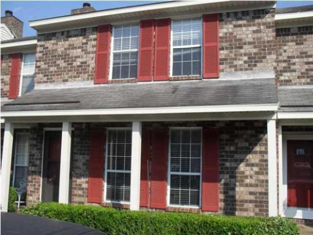 3 Br, 2 bath, Townhouse/Brownstone/RowHouse 205 Sandlewood Drive