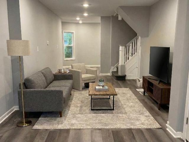 3 Br, 2 bath, Townhouse/Brownstone/RowHouse 206 North 60th Street