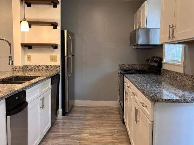 3 Br, 2 bath, Townhouse/Brownstone/RowHouse 20 Bridgham St