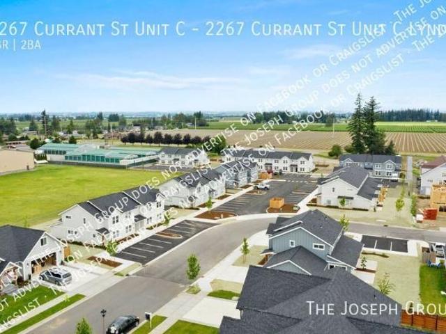 3 Br, 2 bath, Townhouse/Brownstone/RowHouse 2267 Currant St