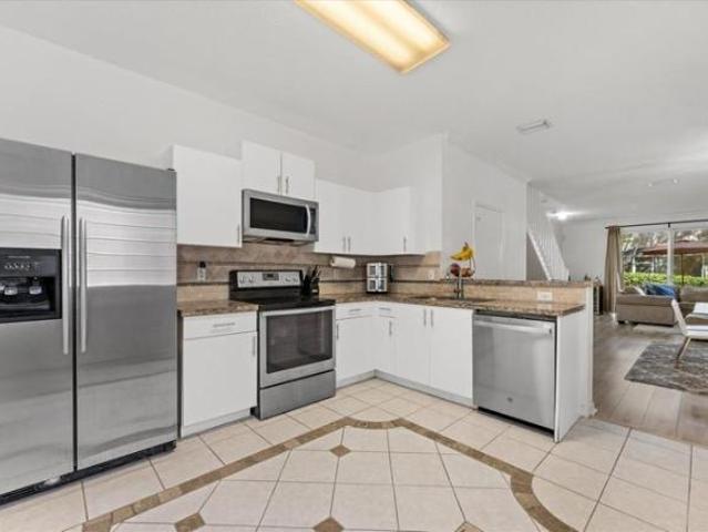 3 Br, 2 bath, Townhouse/Brownstone/RowHouse 2264 Salerno Circle