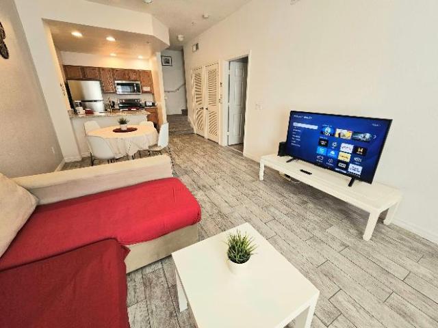 3 Br, 2 bath, Townhouse/Brownstone/RowHouse 2280 San Vital Dr