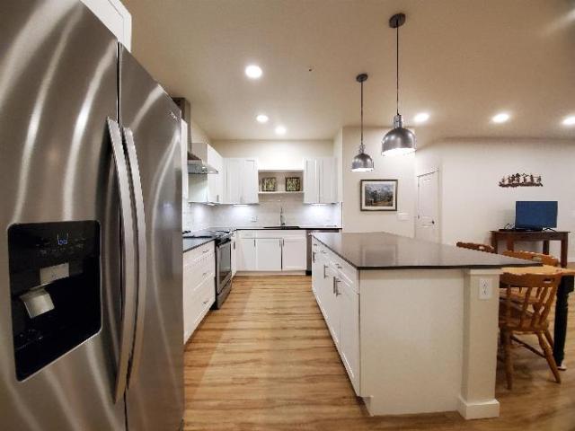 3 Br, 2 bath, Townhouse/Brownstone/RowHouse 2222B Willow Drive