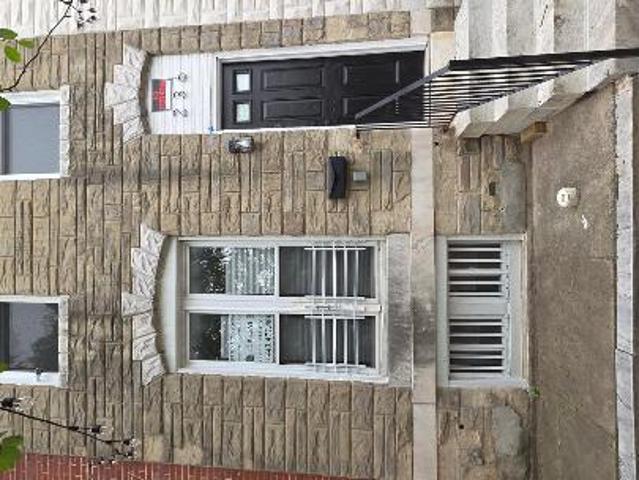 3 Br, 2 bath, Townhouse/Brownstone/RowHouse 236 N Milton Ave