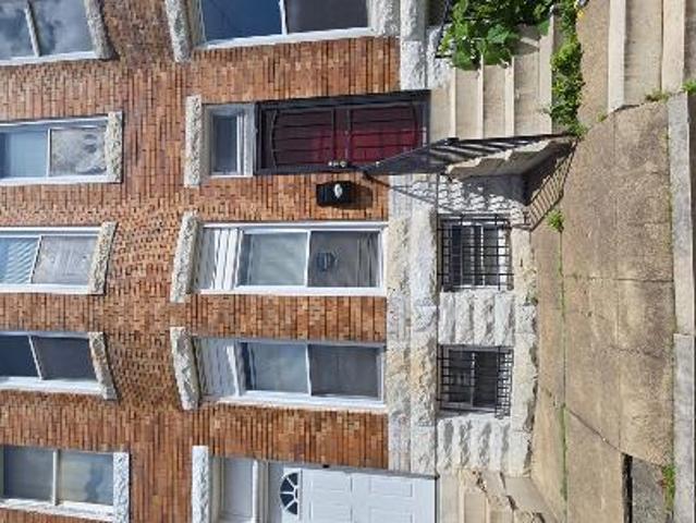3 Br, 2 bath, Townhouse/Brownstone/RowHouse 237 North Monroe St