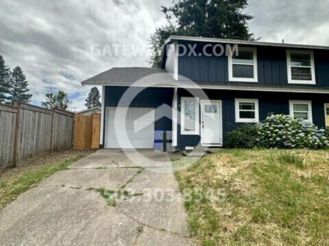 3 Br, 2 bath, Townhouse/Brownstone/RowHouse 2322 SE 7th St