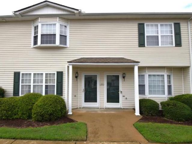 3 Br, 2 bath, Townhouse/Brownstone/RowHouse 2325 Vineyard Dr