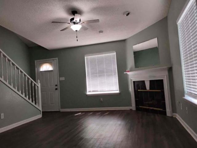 3 Br, 2 bath, Townhouse/Brownstone/RowHouse 2498 Nugget Lane