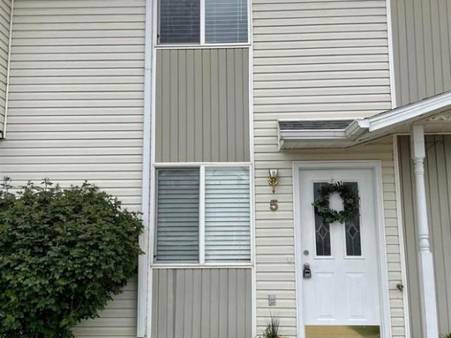 3 Br, 2 bath, Townhouse/Brownstone/RowHouse 254 Beacon Court