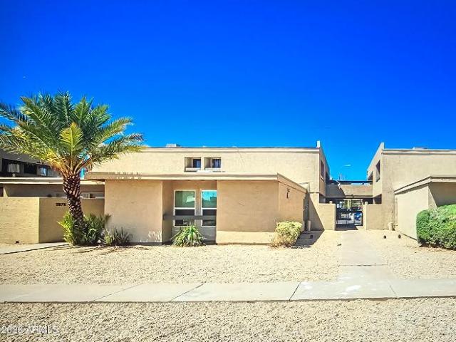 3 Br, 2 bath, Townhouse/Brownstone/RowHouse 2684 N 43rd Avenue