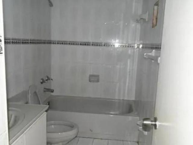 3 Br, 2 bath, Townhouse/Brownstone/RowHouse 2770 NW 196th Ter
